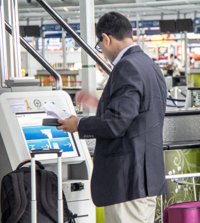 Check-in online for your flight and save time - Economy Traveller